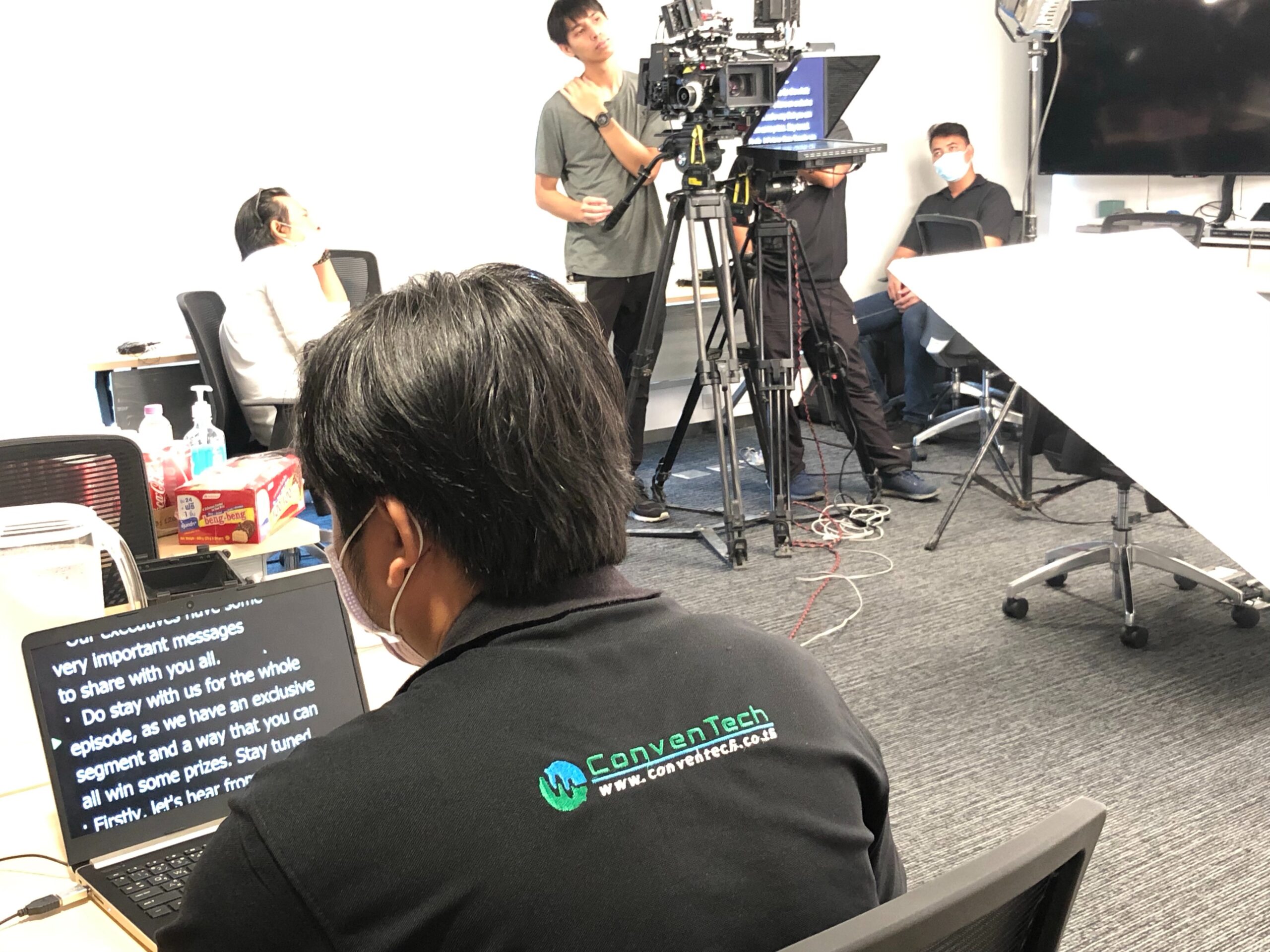 เช่า Teleprompter ราคาถูกมีหลายขนาดขึ้นอยู่กับการใช้งานและงบประมาณ